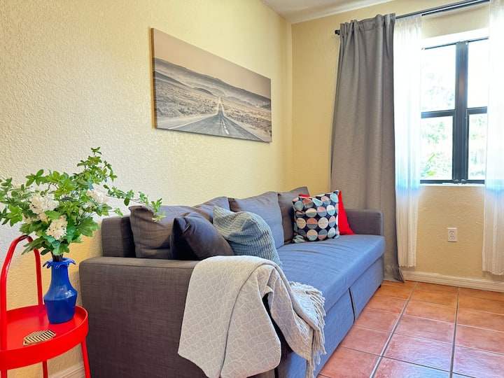 Bright Guesthouse Near Parks & Airport - Winter Park, FL