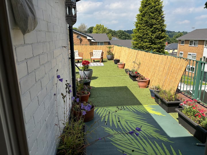Sunny Roof Terrace, Workspace, Near Park, & Peaks - Sheffield
