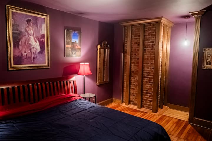 Historic Apt W/ King Bed & Cinema Room Near Nyc - Clifton, NJ