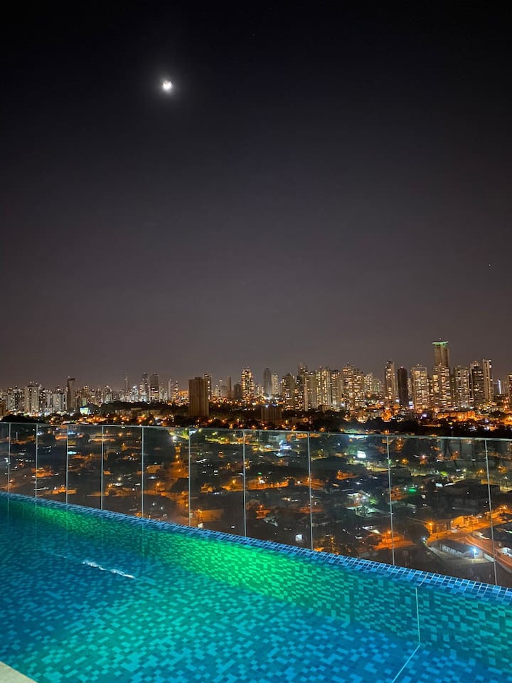 Loft Confortável Com Piscina Luxuosa No Terraço - Goiânia