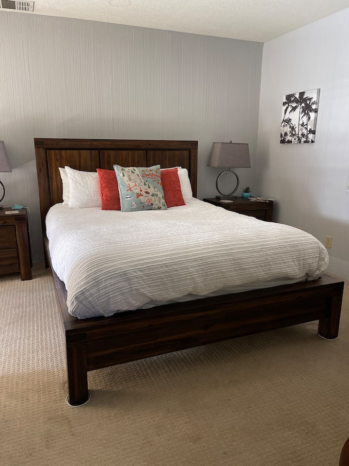 Safe, Private Room With A Great Location - La Quinta, CA