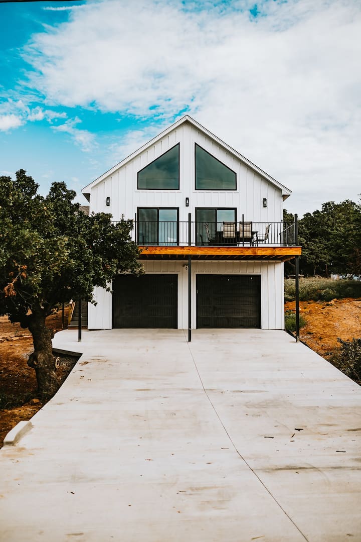 Willie's Hideaway - Medicine Park, OK