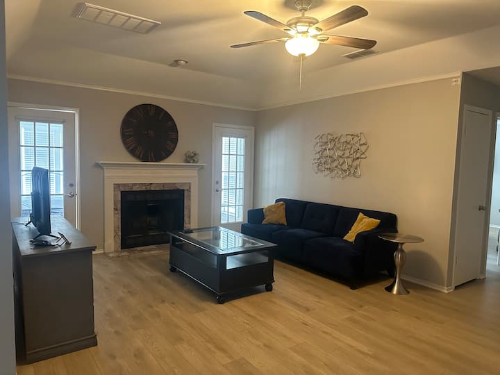 Lovely House Near Downtown New Braunfels! - ニューブラウンフェルズ, TX