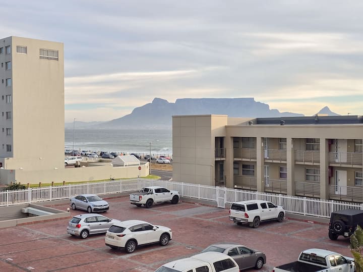 Spacious 3bed Sleep 8 Table Mountain & Ocean Views - Parklands