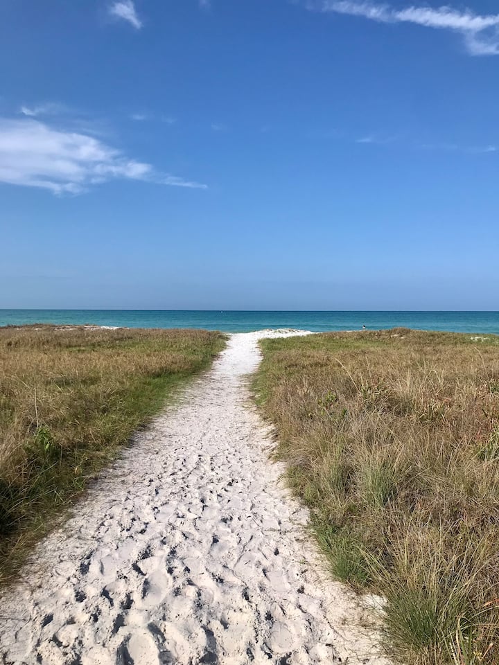 Siesta Key, Just Steps From Beach & Village - Siesta Key, FL