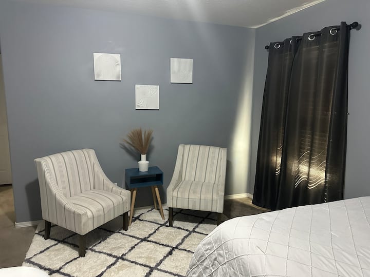 Crystal Cove Bright Retreat - Corrales, NM