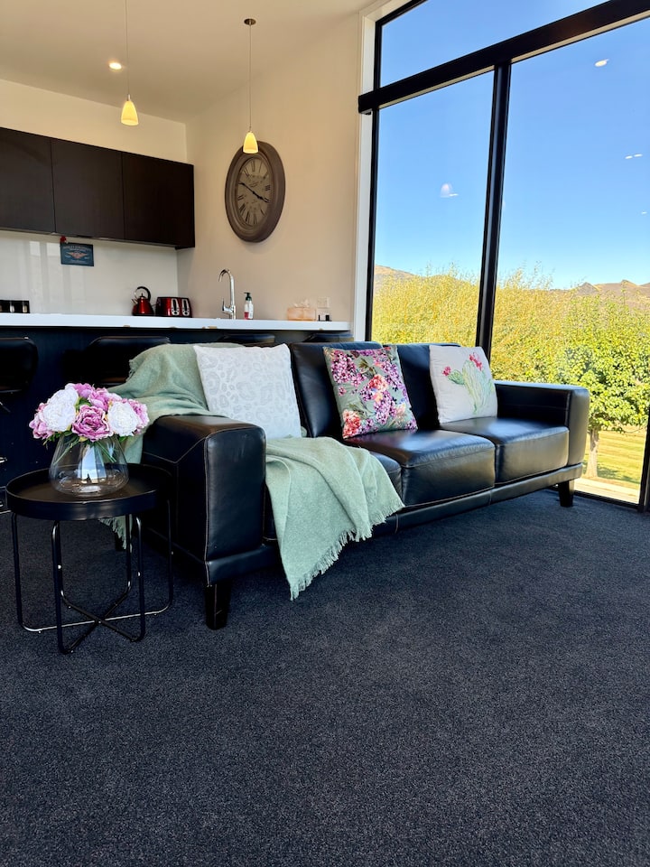 Pit Stop Apartments - 23 Pit Lane - Cromwell