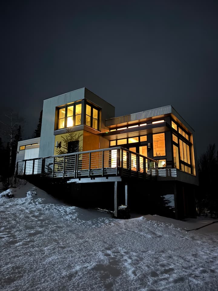 Lookout Over Lake Superior, Sleeps 4 - Two Harbors, MN