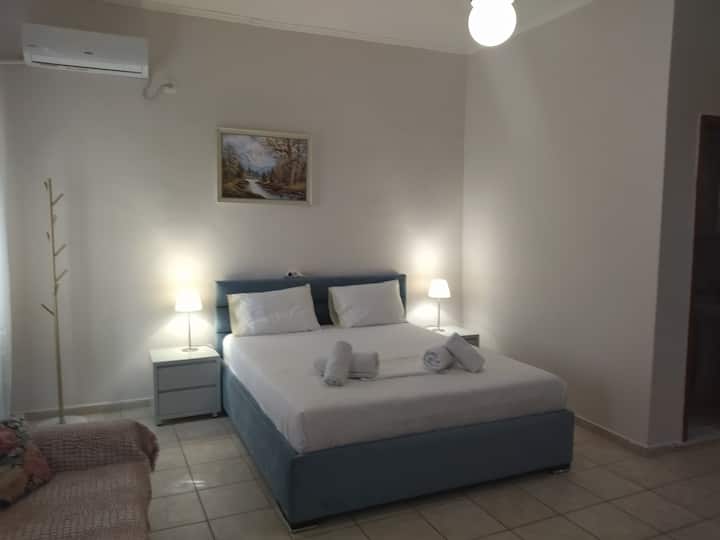 Beachside Studio With Sea View And Garden - Borsh