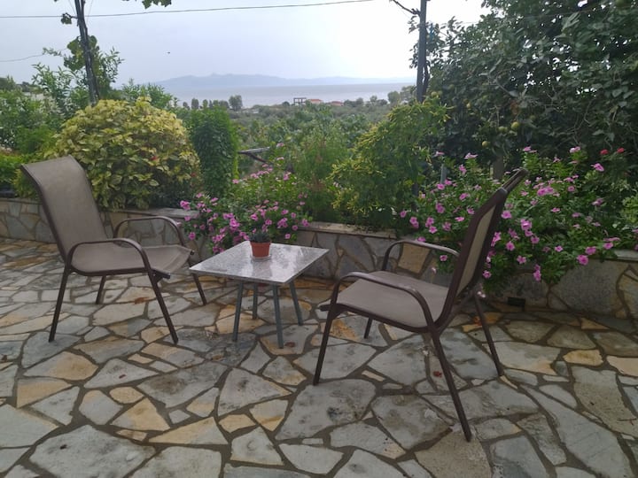 Beachside Studio With Sea View And Garden - Qeparo