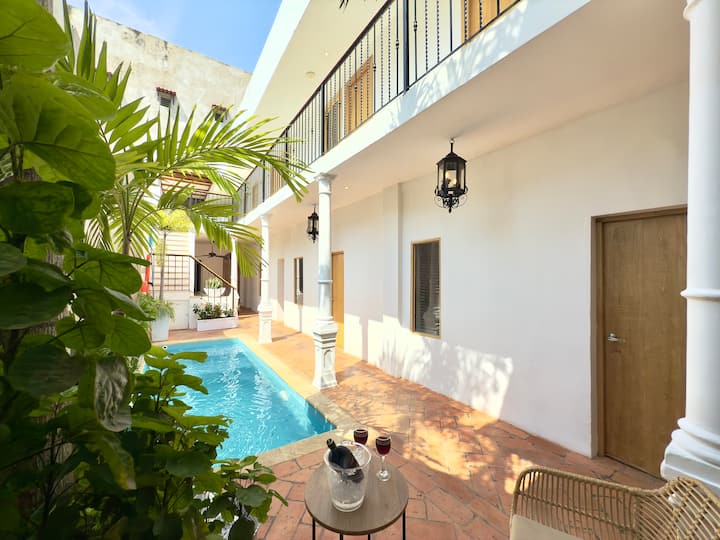 Stunning 10-br House, Private Pool In The Old Town - Cartagena