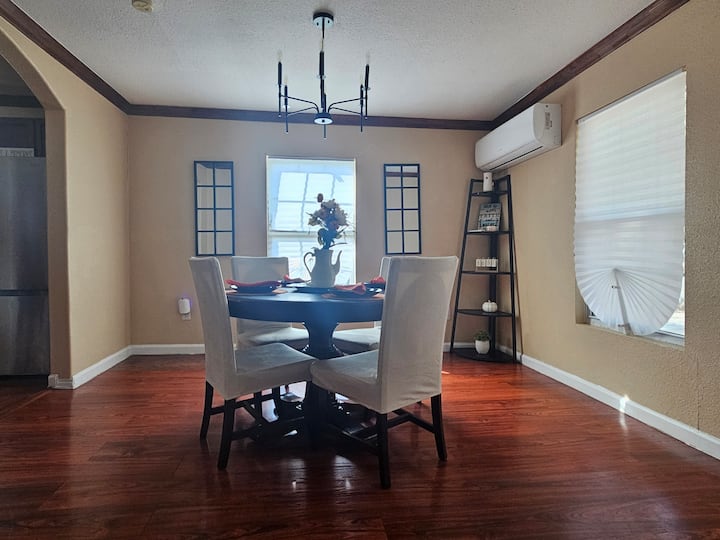 Cozy Cottage In Palo Alto Area - San Antonio, TX