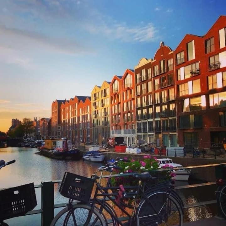 Beautiful House In The City Centre Of Amsterdam -