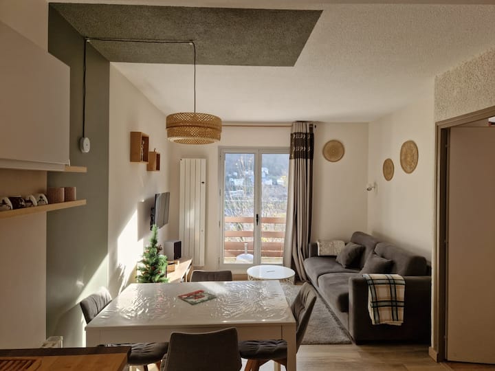 Appartement Cosy Avec Terrasse Et Vue Dégagée - Cauterets
