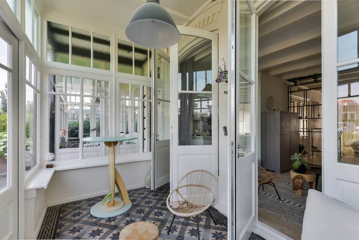 Villa Loft Apartment With Light Garden Room - 하를렘
