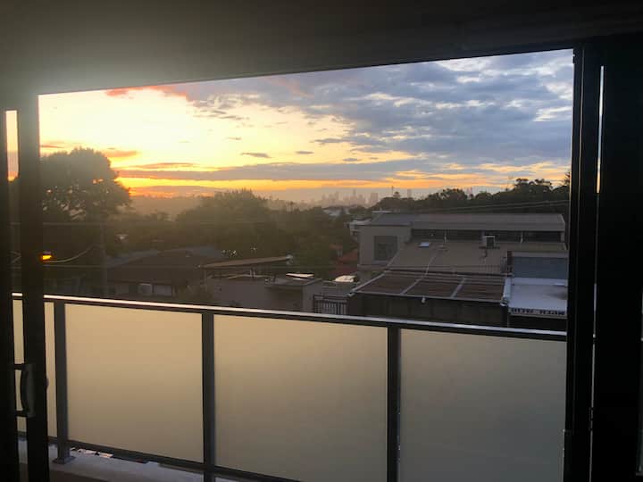 Rose Bay
North Facing
2 Br, 1.5bath
Close To All - Bondi Beach