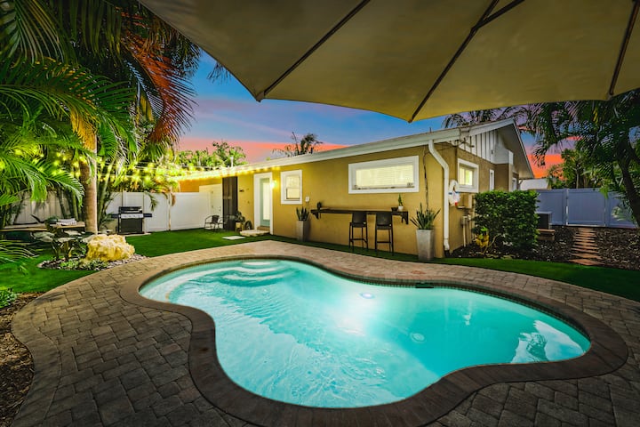 Cozy Cabana East  Ami W/ Heated Pool, Pets & Walk To The Beach - Holmes Beach, FL