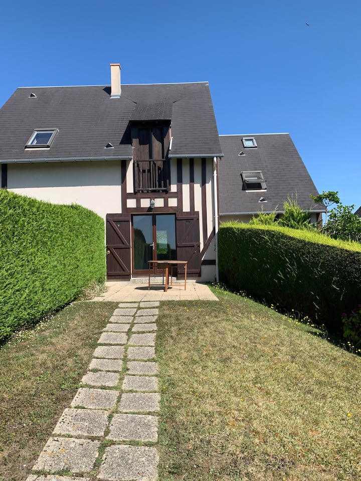 Cottage Avec Jardin, Proche Mer - Houlgate
