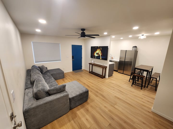 Desert Island Duplex - Tempe, AZ