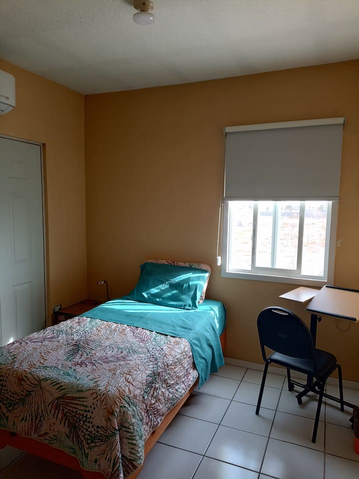 Habitacion Comoda En Area Segura - United States