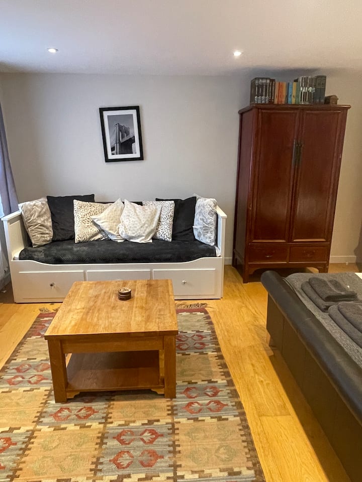 Private Annex With Private Entrance. - Frome