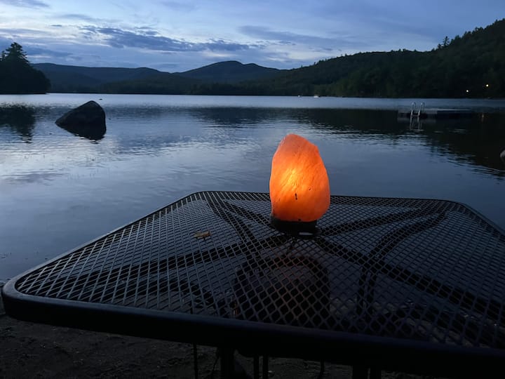Loon Lodge : Spacious Lakeside Suite - New England