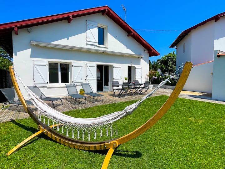 Charmante Maison Familiale De Ville Avec Jardin - Anglet