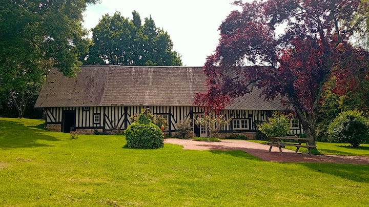 La Roque-baignard -Norman House Nested In Valley - Normandy