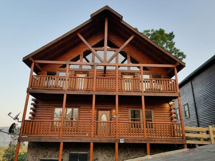 What A View - Pigeon Forge, TN
