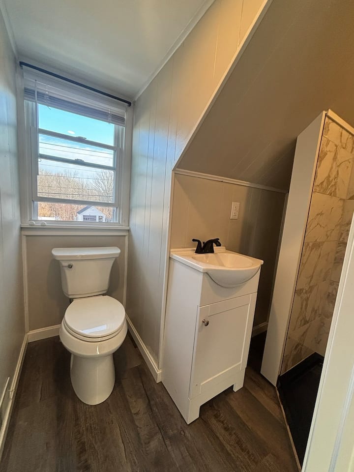Quiet Charming Cape 3 Bed/2bth - Bangor, ME