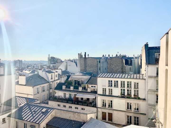 The Very Spirit Of Montmartre - Place Vendôme