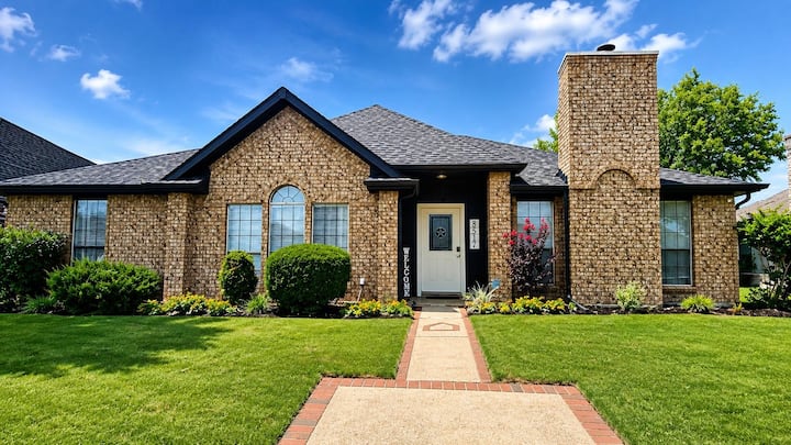 Peaceful  Retreat Home Away From Home. - Rowlett, TX
