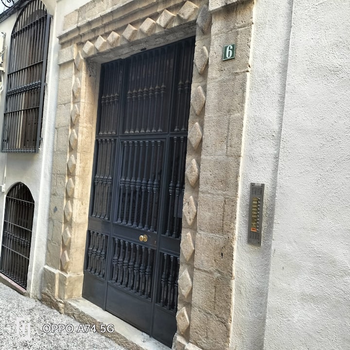 Bernardo López Con Opción A Parking - Jaén, España