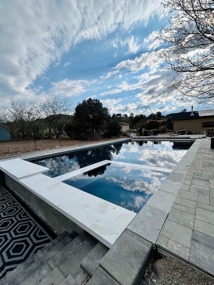 The Tuxon House. With Horses, A Pony, Emu & A Pool - Nevada