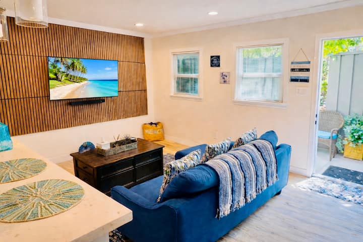 Close To Sofi | Near Lax & Beach | Full Guesthouse - Redondo Beach, CA