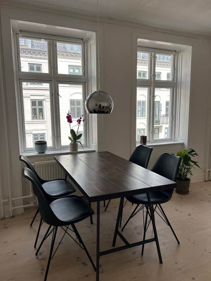 Bright Apartment In The Middle Of Jægersborggade - Kopenhagen
