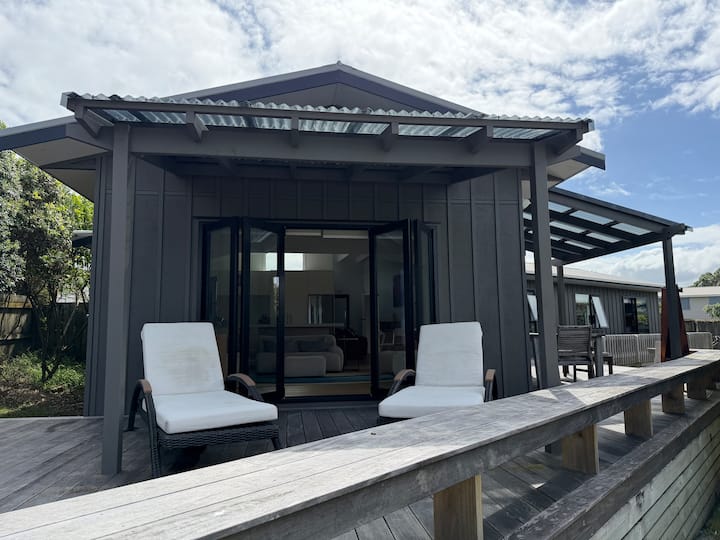 Spacious Family Beach House Close To Beach. - Matakana