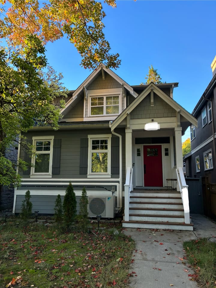 Cozy Studio Suite In Beautiful Kitsilano! - Vancouver