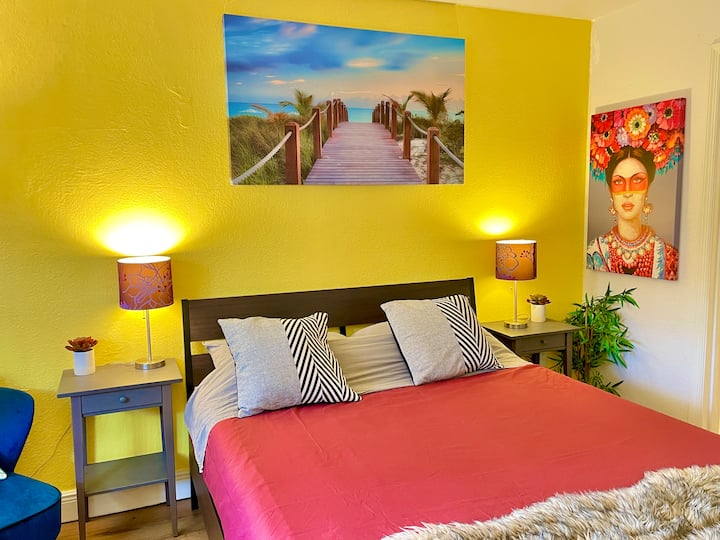 Studio Central-near Disney, Universal & Intl Drive - Orlando, FL