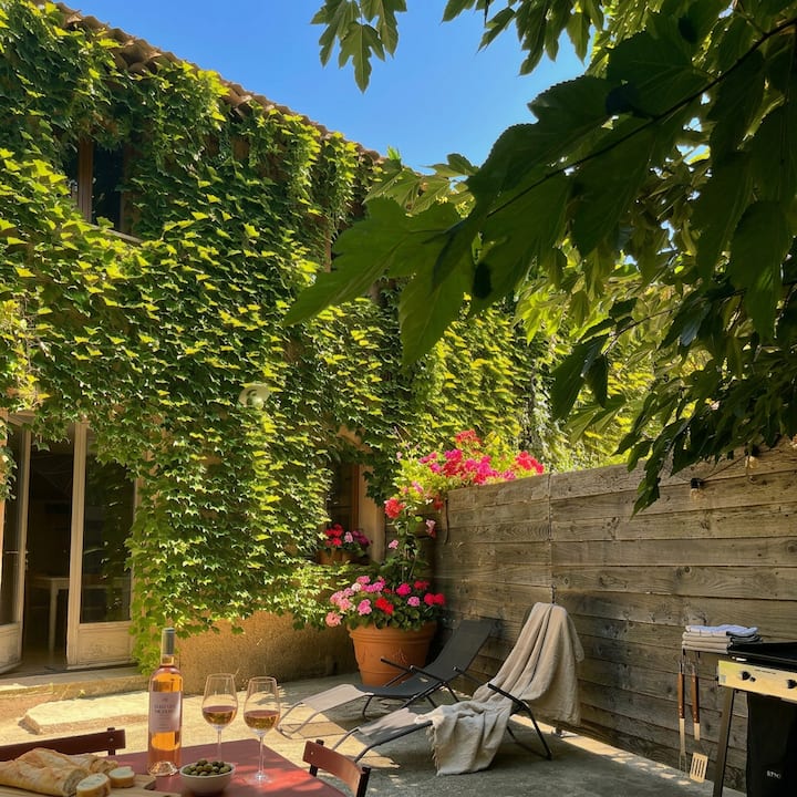 Haus Mit Garten In Luberon - Cucuron