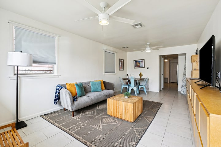 Modern Home W Free Driveway! 8 Blocks To Quarter - New Orleans, LA