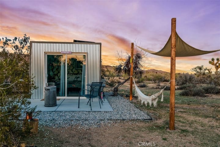 Tin Can @ Joshua's Treehouses + Pool & Hot Tub - Joshua Tree National Park