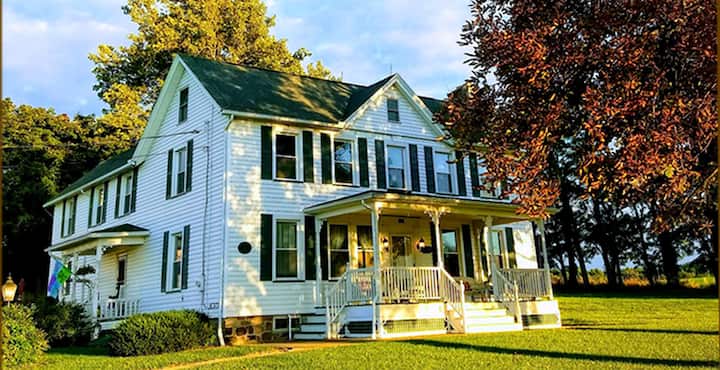 Relaxing Stay At The Farmhouse At Kindred Ground