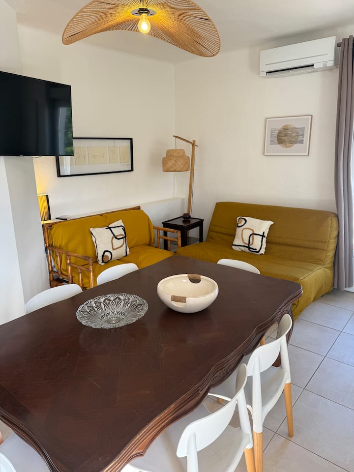 Villa Typique Climatisée /5mn à Pied De La Plage - Agde