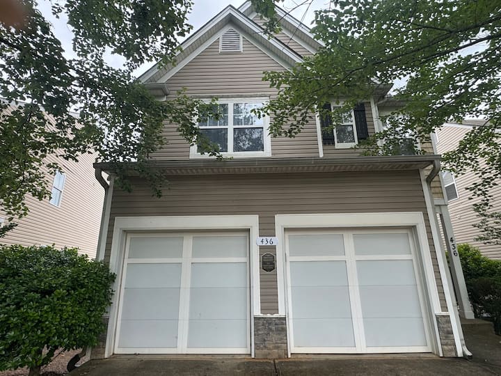 Waterfront Retreat Monthly Incentive Chef Kitchen - ローレンスビル, GA