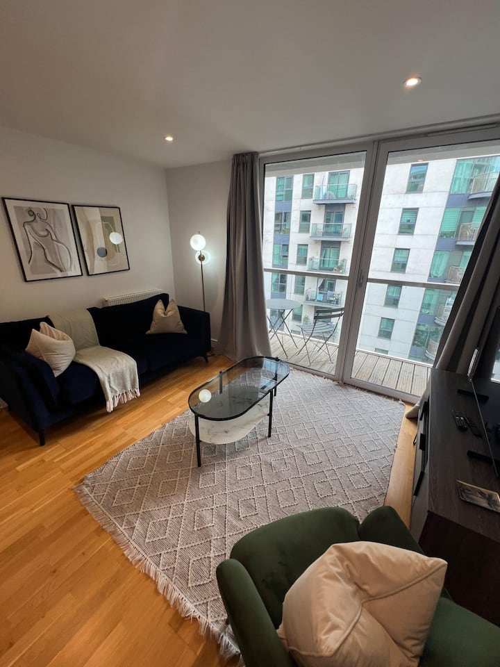 Canary Wharf 1 Bedroom Apartment - London
