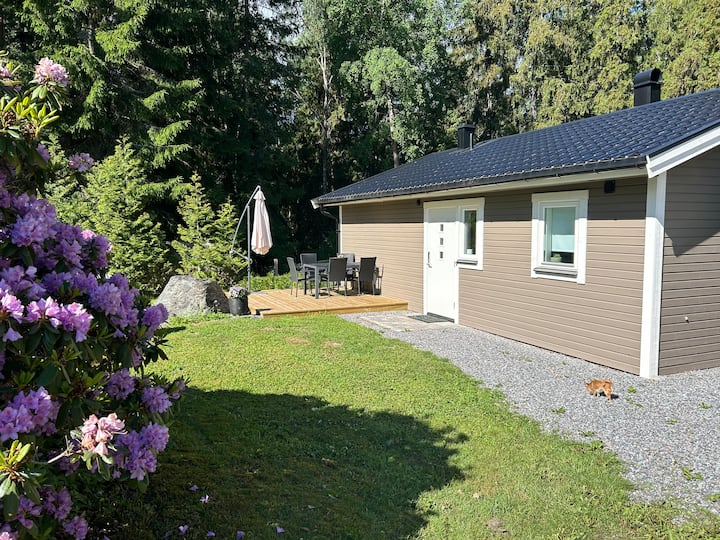 Nyrenoverad, Fräscht Hus 55 Kvm - Bro