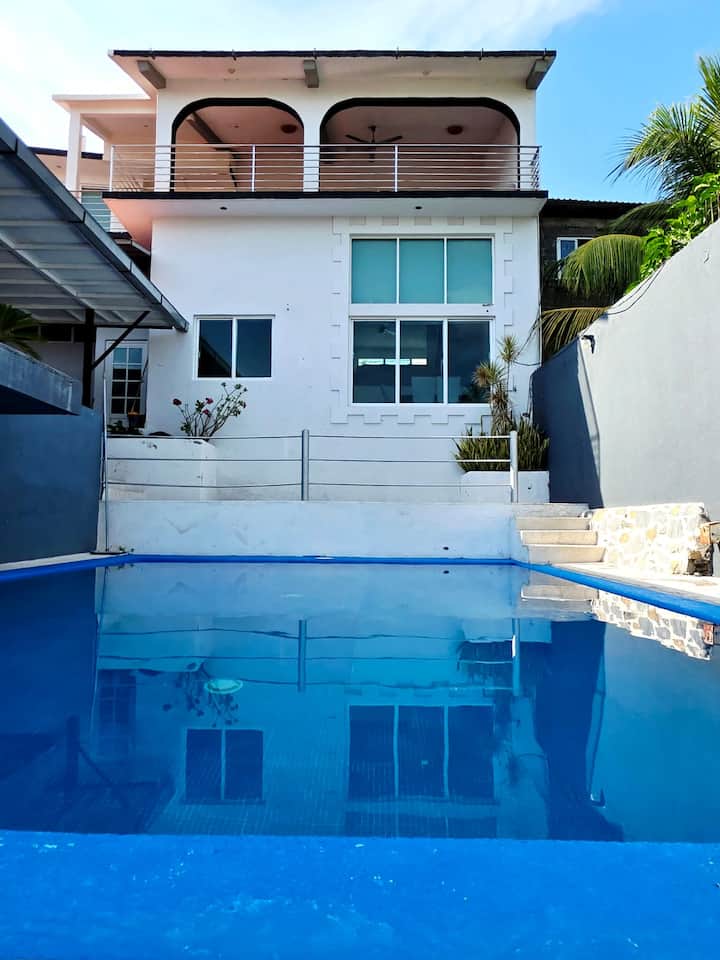 Casa Blanca Zihuatanejo - 지후아타네호