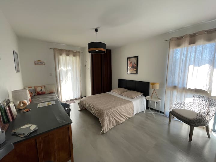 Ch Déco Collonges 2/3pers, Sdb Pv, Acc Ind, P-déj - Brive-la-Gaillarde