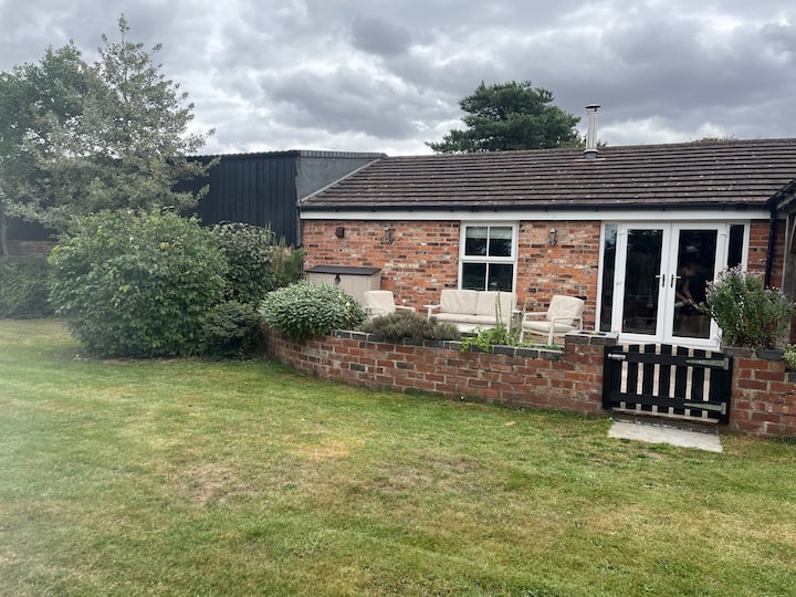 The Piggery - Two Bedroom Cottage. - Goole